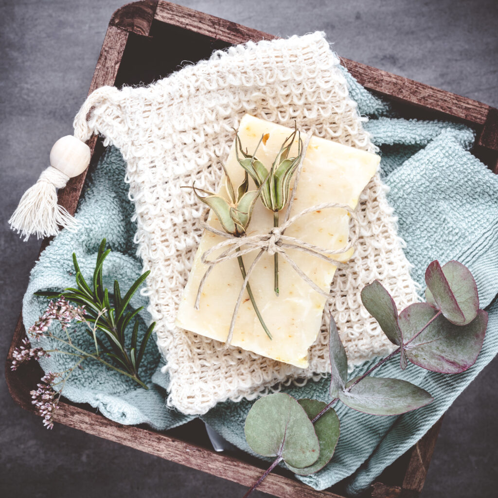 Saponification à Froid (SAF) et Formule NaOH pour les Savons - La ...